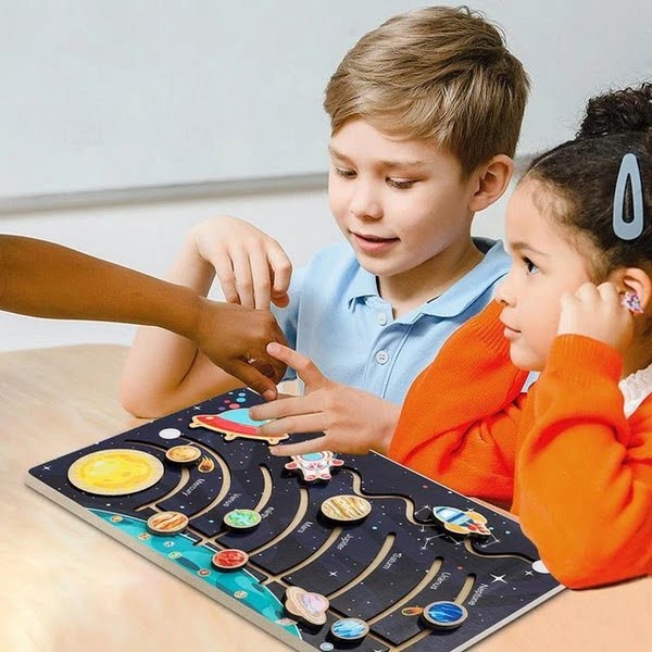 Wooden Solar System busy board - EKT2613 – Extrokids